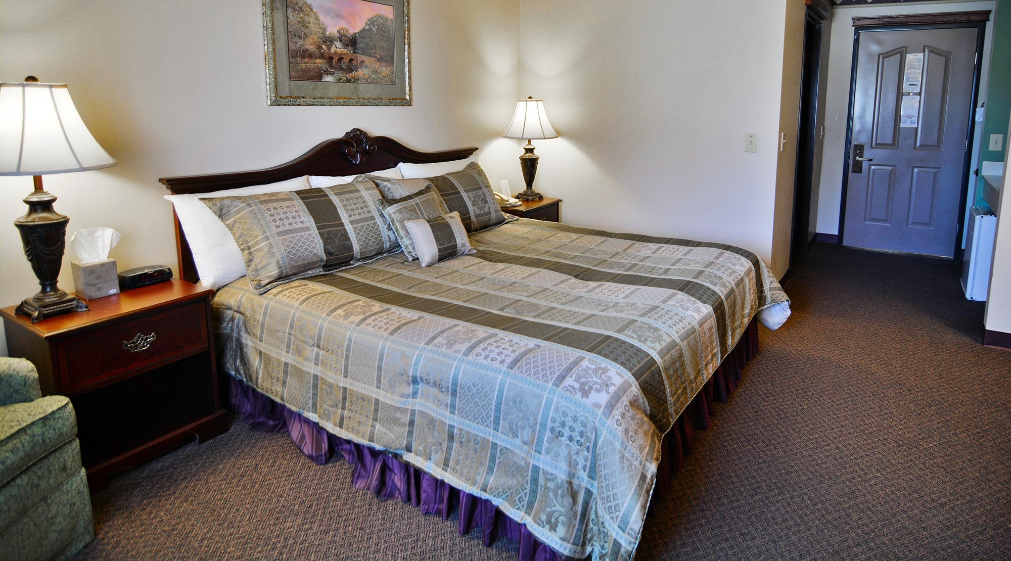 Rooms - Cedarville Ohio Hotels | Hearthstone Inn & Suites